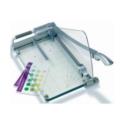 Guillotines : Bound to Impress